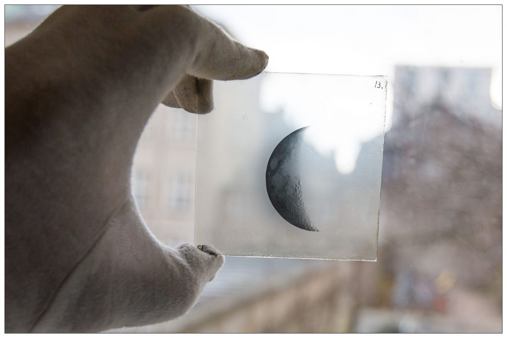 Pensioneret forsker finder 120 år gamle astronomiske billeder